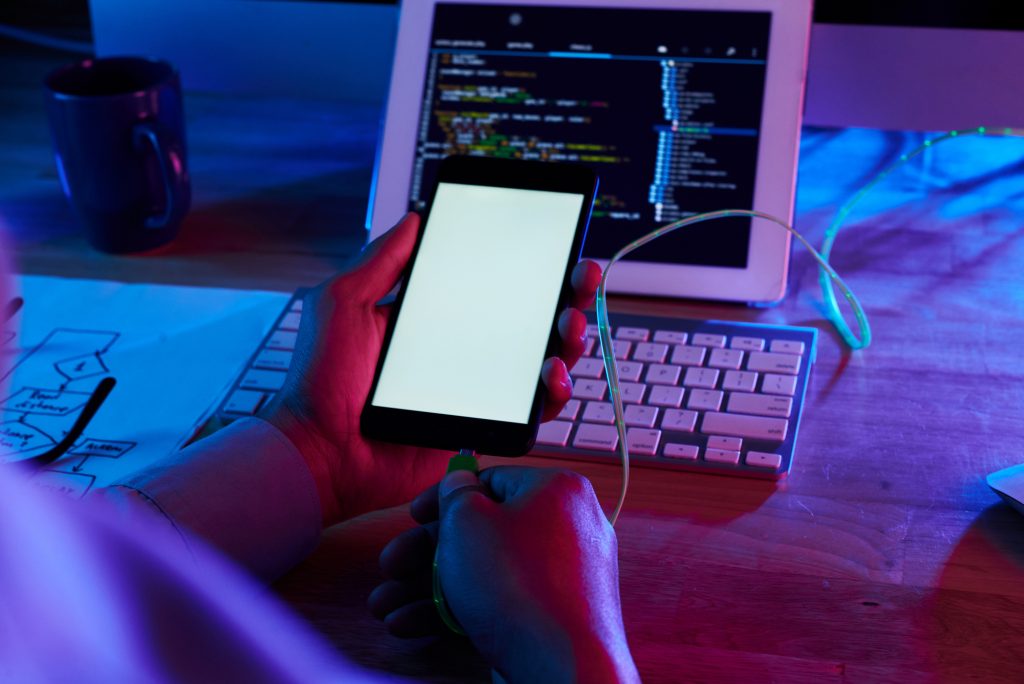 How to Develop a Mobile App For a Foldable Smartphone?